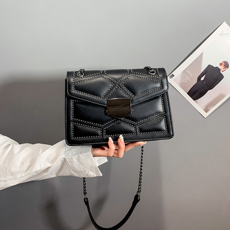 Black Crossbody Bag With Chain Strap | semashow.com
