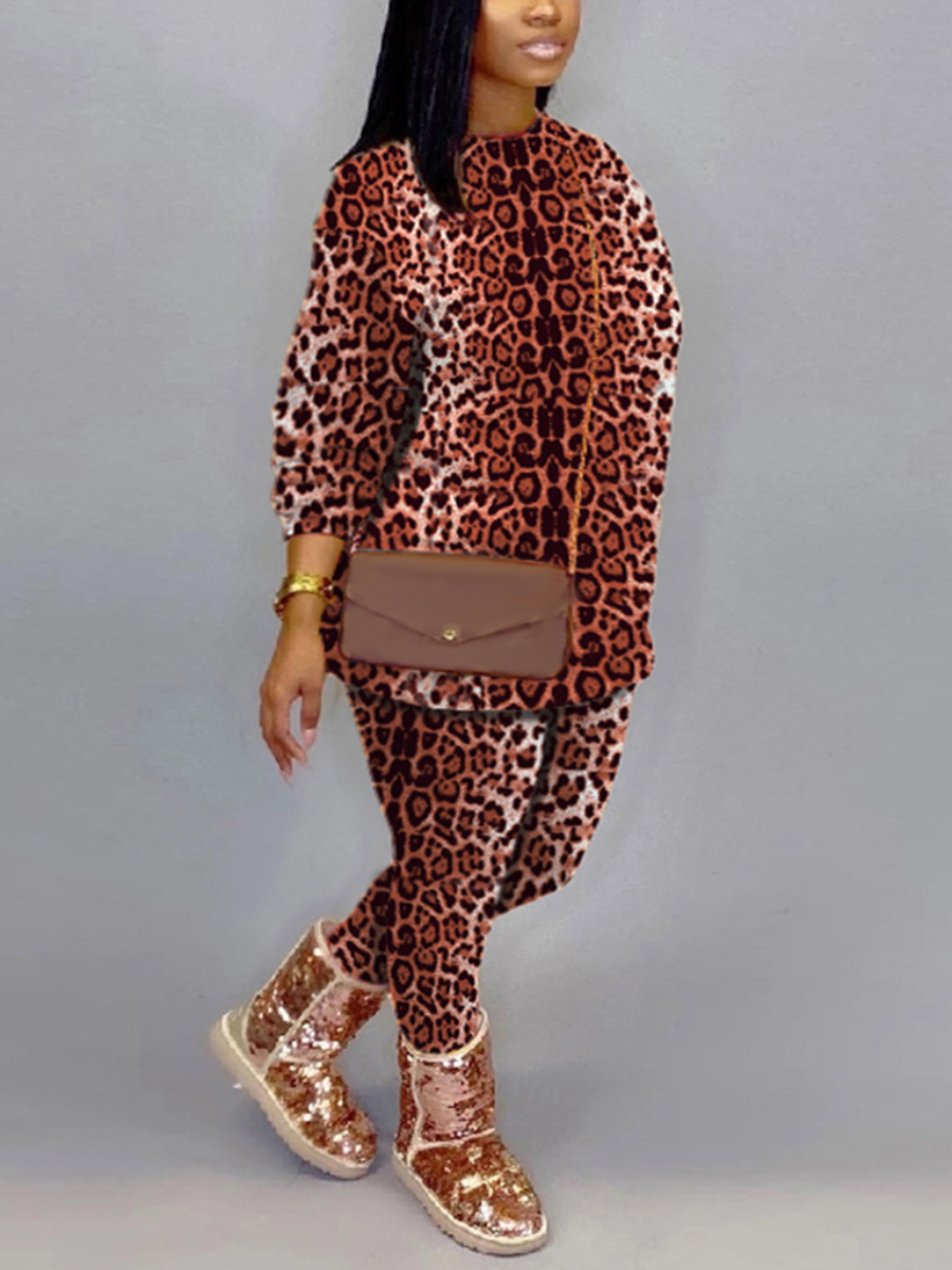 LW Plus Size Round Neck Leopard Print Tracksuit Set Sale | LovelyWholesale